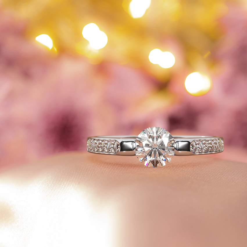 Solitaire Rings 18 Karat White Gold Metro Solitaire Ring